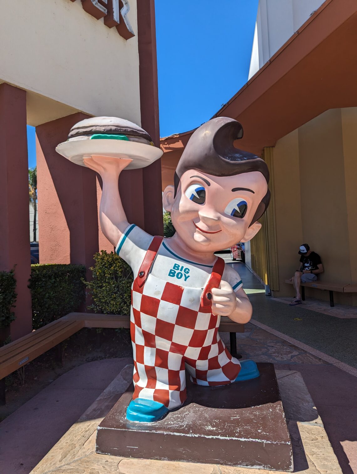 Visiting the Oldest Operating Bob's Big Boy - Simply Alex